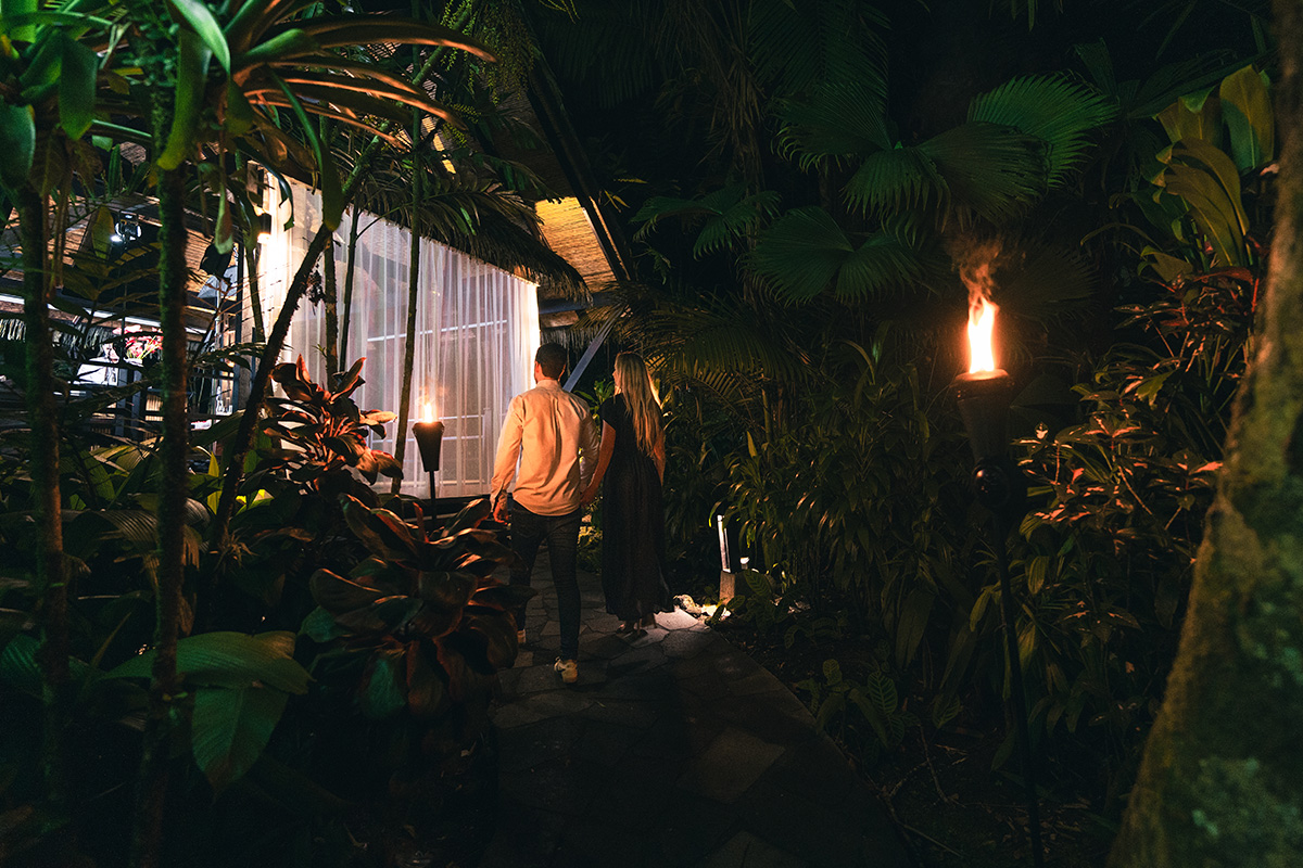 Reservations available at 17:30 and 20:00 (Dinner duration 2 hours)